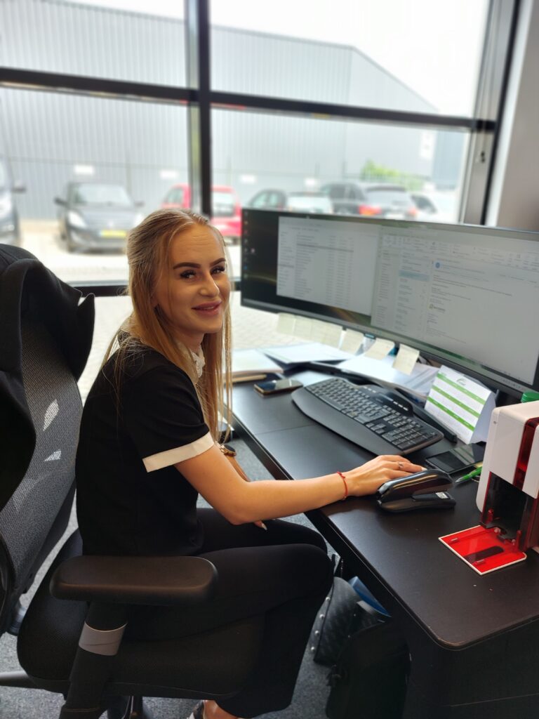 Oliwia - Back office assistant - Hollcert B.V.
